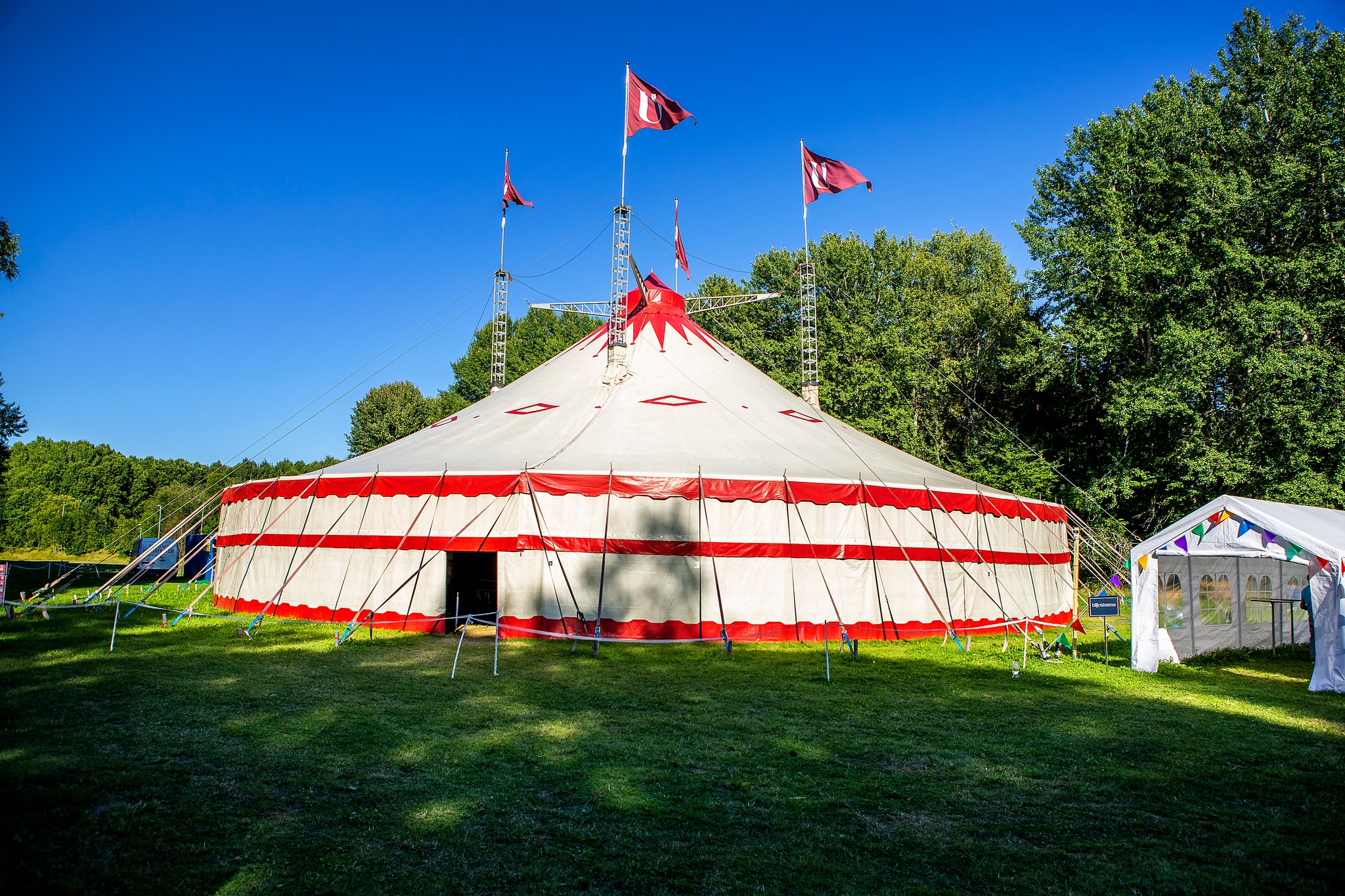 The Extraordinary History of Circus - Scensommar i Gottsunda • Heja Uppsala
